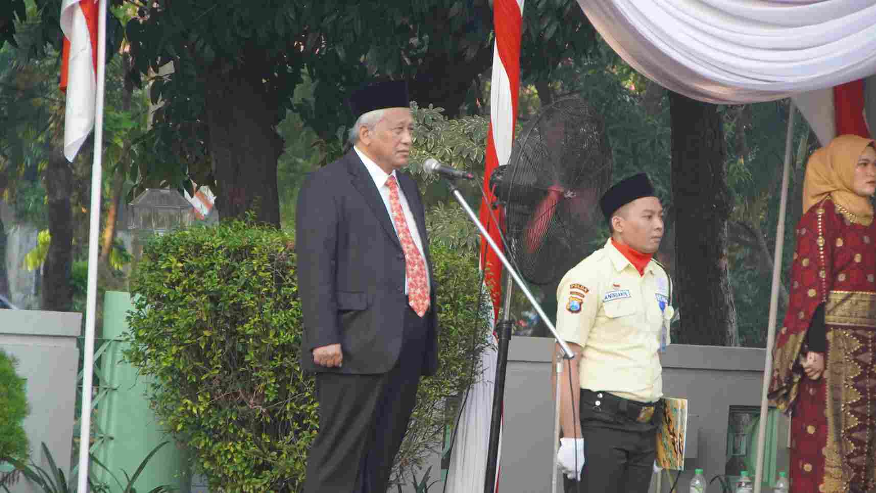 Peringati HUT RI ke-79, YARSIS Gelar Upacara - UNUSA