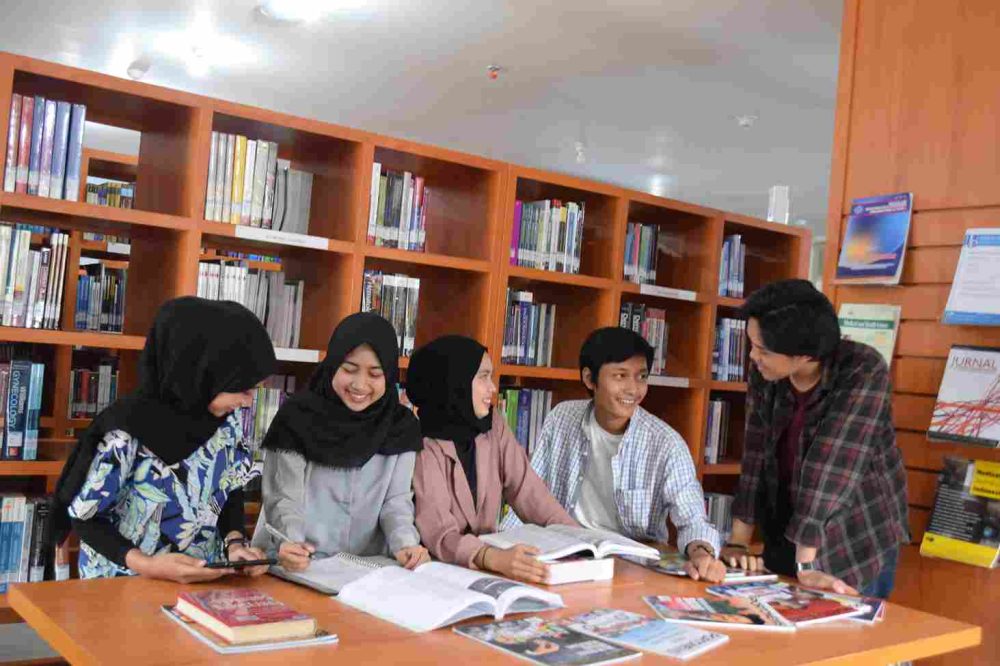 Hari Pustakawan Indonesia: Peran Pustakawan di Era Digital - UNUSA